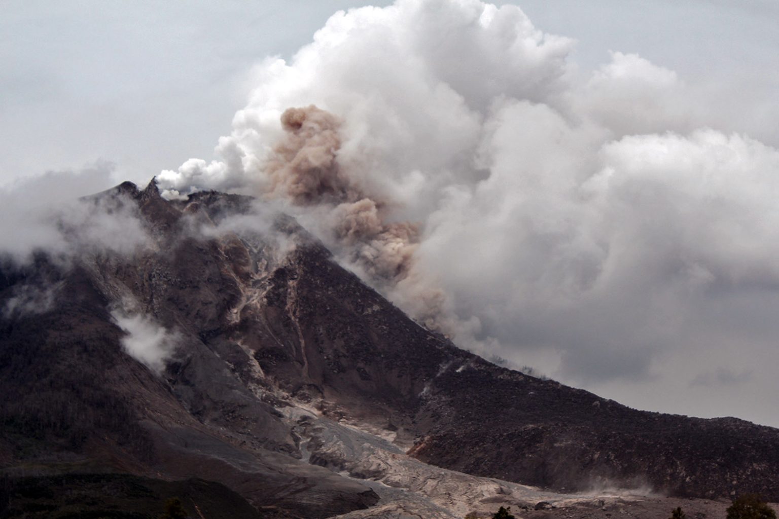 3 Erupsi Gunung Terdahsyat di Indonesia | Erupsi